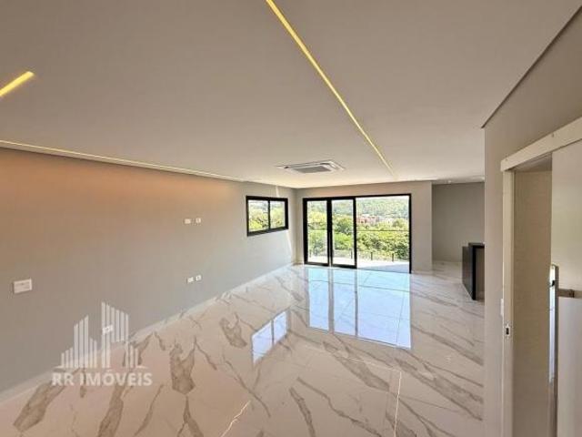 Casa para venda em Sítio Do Morro de 355.00m² com 3 Quartos, 3 Suites e 4 Garagens