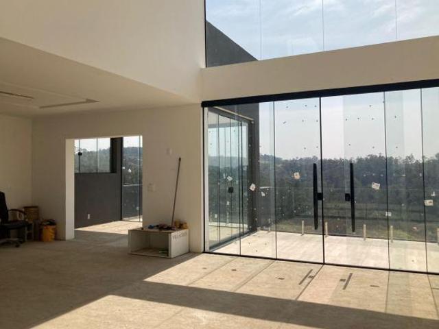 Casa para venda em Sítio Do Morro de 360.00m² com 3 Quartos, 3 Suites e 2 Garagens