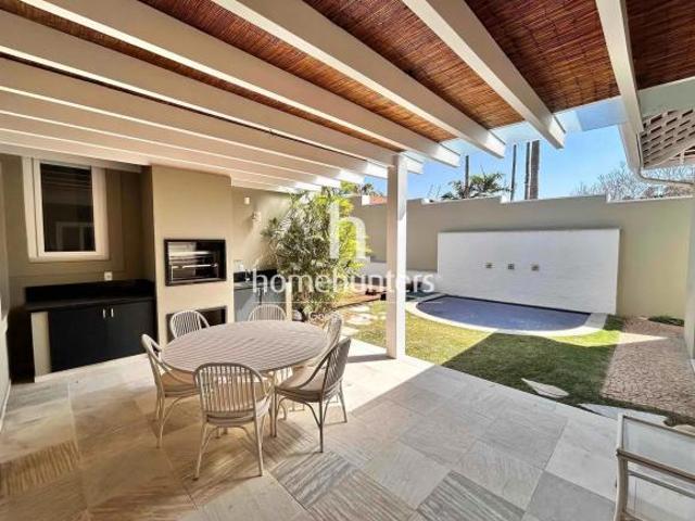 Casa para venda em Sítios De Recreio Gramado de 316.00m² com 3 Quartos, 3 Suites e 3 Garagens