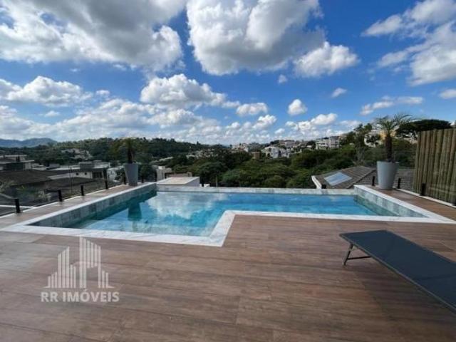 Casa para venda em Suru de 220.00m² com 3 Quartos, 3 Suites e 4 Garagens