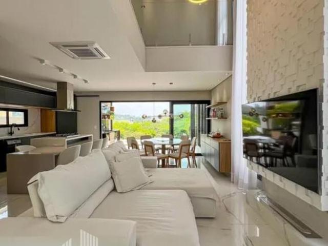Casa para venda em Suru de 245.00m² com 3 Quartos, 3 Suites e 4 Garagens