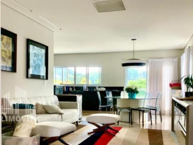 Casa para venda em Suru de 270.00m² com 3 Quartos, 1 Suite e 4 Garagens