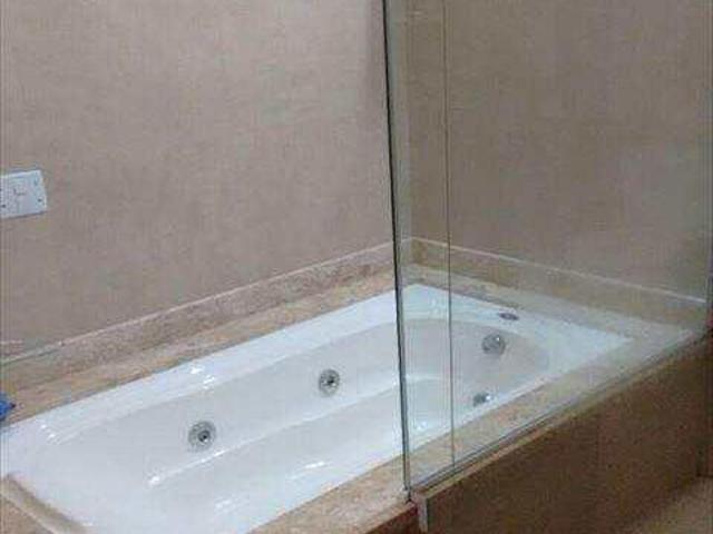 Casa para venda em Suru de 300.00m² com 5 Quartos, 1 Suite e 3 Garagens