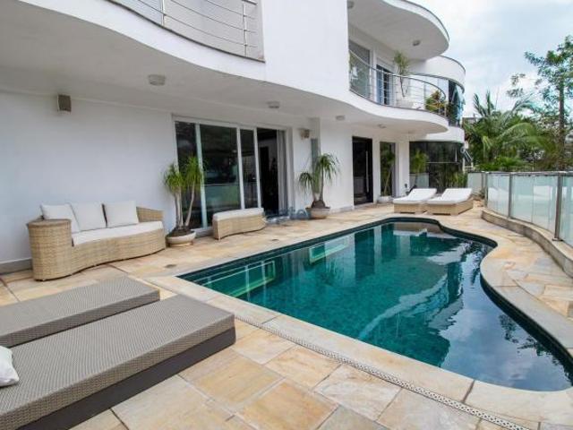 Casa para venda em Swiss Park de 780.00m² com 5 Quartos, 4 Suites e 5 Garagens