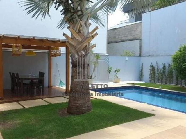 Casa para venda em Swiss Park de 240.00m² com 3 Quartos, 3 Suites e 4 Garagens