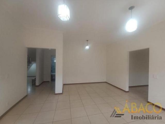 Casa para venda em Swiss Park de 267.00m² com 4 Quartos, 3 Suites e 8 Garagens