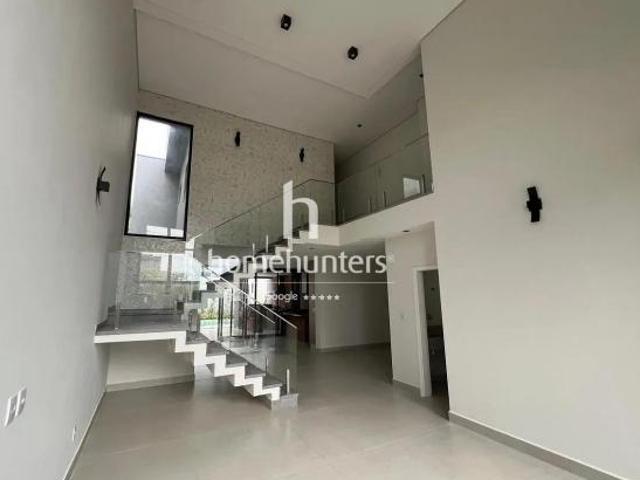 Casa para venda em Swiss Park de 300.00m² com 4 Quartos, 4 Suites e 4 Garagens