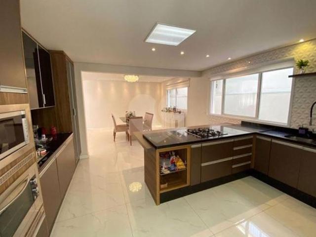 Casa para venda em Swiss Park de 335.00m² com 4 Quartos, 4 Suites e 4 Garagens
