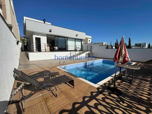 Casa para venda em Swiss Park de 345.00m² com 5 Quartos, 4 Suites e 4 Garagens