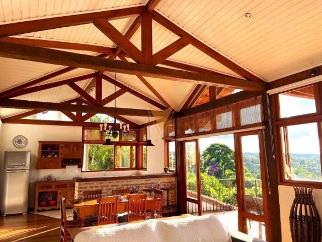 Casa para venda em Pousada Dos Bandeirantes de 352.00m² com 4 Quartos, 1 Suite e 4 Garagens