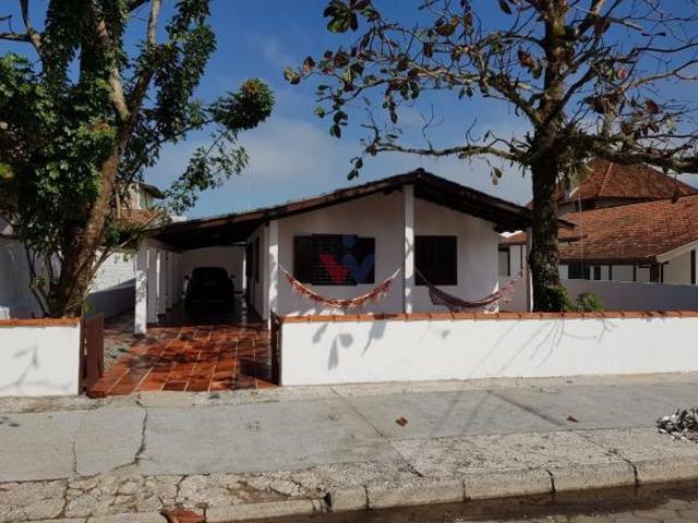 Casa para venda em Pontal Do Paraná de 66.00m² com 3 Quartos e 3 Garagens