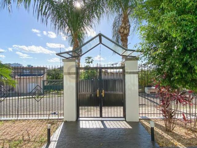 Casa para Venda em Porto Alegre, Jardim Floresta, 5 dormitórios, 5 suítes, 8 banheiros, 3 vagas