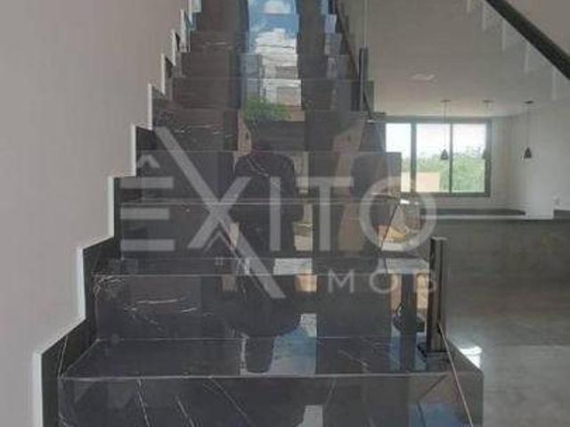 Casa para venda em Portais polvilho de 135.00m² com 3 Quartos, 3 Suites e 2 Garagens