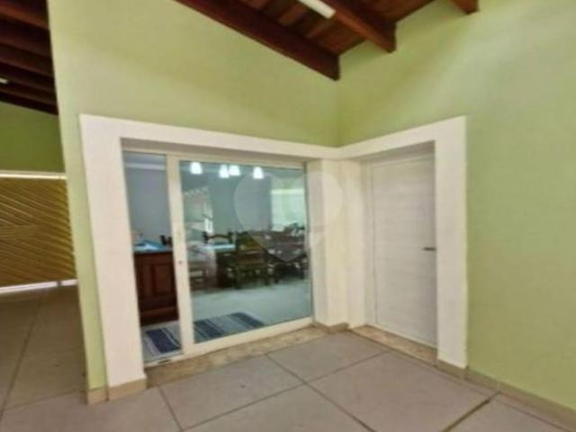 Casa para venda em Portal Da Primavera de 305.00m² com 4 Quartos, 3 Suites e 4 Garagens