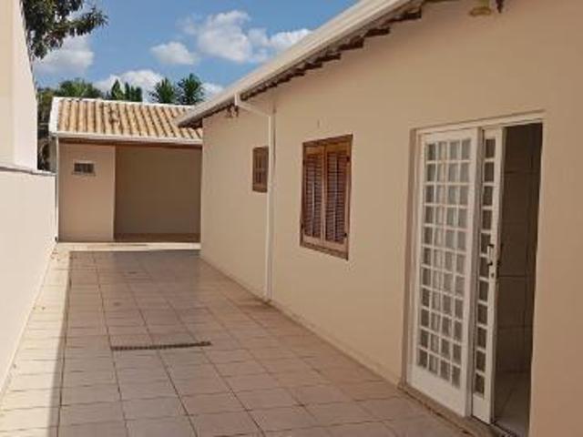 Casa para venda em Portal De Itaici de 360.00m² com 3 Quartos e 2 Suites