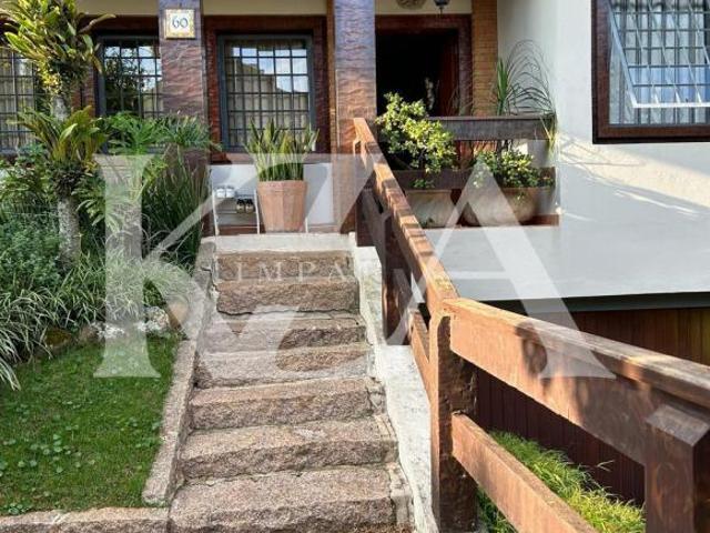 Casa para venda em Portal Do Paraíso I de 450.00m² com 4 Quartos, 2 Suites e 3 Garagens