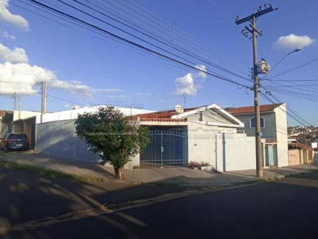 Casa para venda em Portal Do Sol de 231.00m² com 3 Quartos, 1 Suite e 2 Garagens