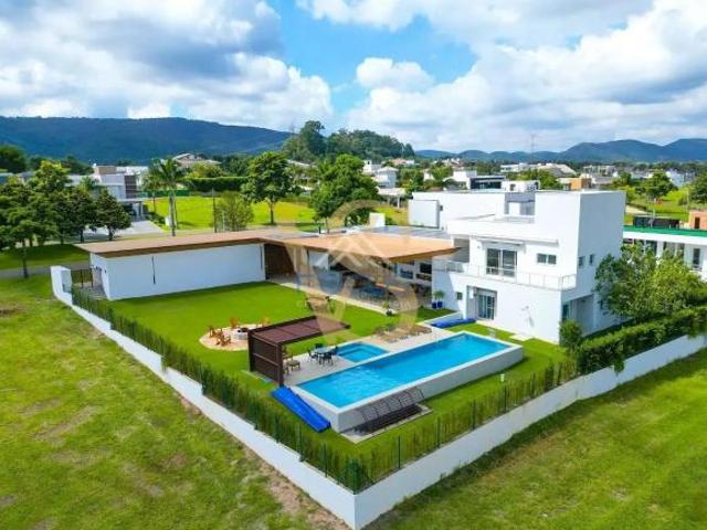 Casa para venda em Portal Japy de 960.00m² com 5 Quartos, 5 Suites e 10 Garagens