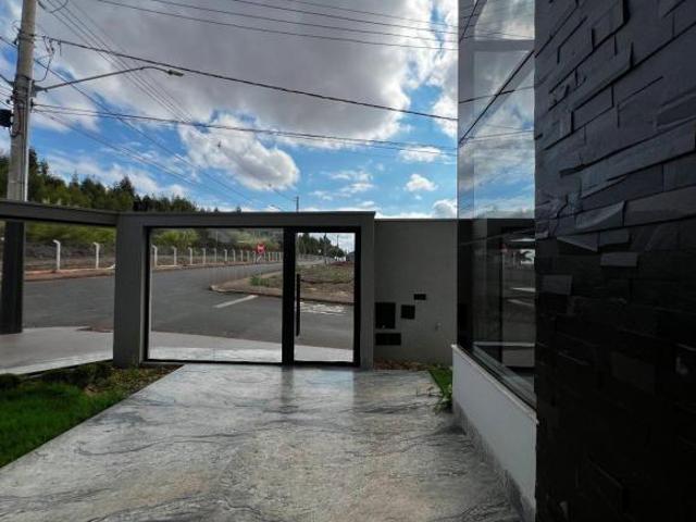 Casa para venda em Patos de Minas