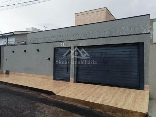 Casa para Venda em Patos de Minas, Copacabana, 4 dormitórios, 3 suítes, 5 banheiros, 2 vagas