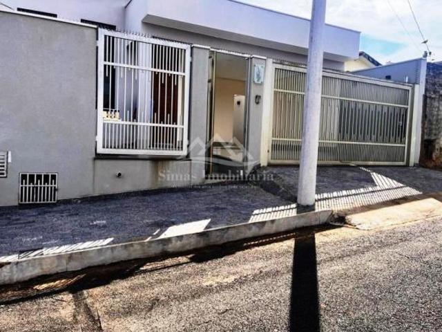 Casa para Venda em Patos de Minas, California, 3 dormitórios, 1 suíte, 3 banheiros, 2 vagas
