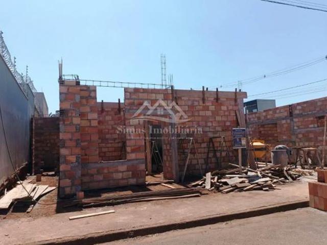 Casa para Venda em Patos de Minas, Afonso Queiroz, 2 dormitórios, 1 suíte, 1 banheiro, 3 vagas