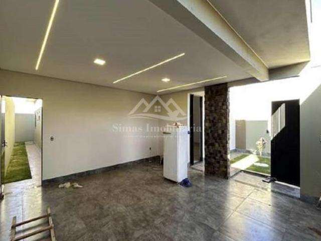 Casa para Venda em Patos de Minas, Afonso Queiroz, 3 dormitórios, 1 suíte, 2 banheiros, 2 vagas