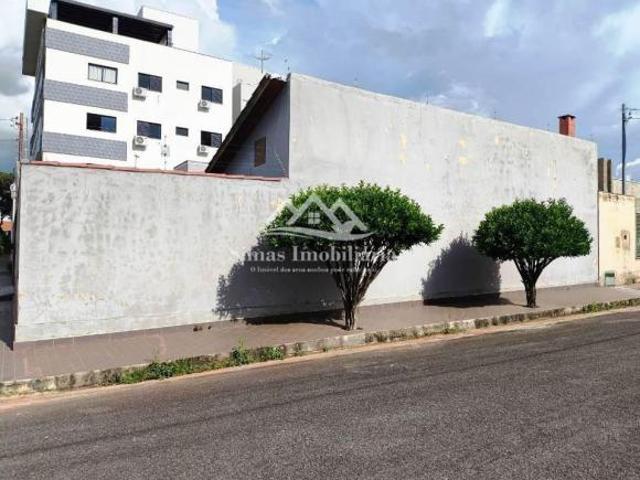 Casa para Venda em Patos de Minas, Jardim Peluzzo, 4 dormitórios, 1 suíte, 3 banheiros, 3 vagas