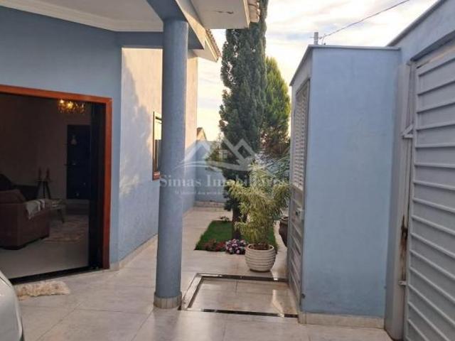 Casa para Venda em Patos de Minas, Jardim Vitória, 3 dormitórios, 2 banheiros, 1 vaga