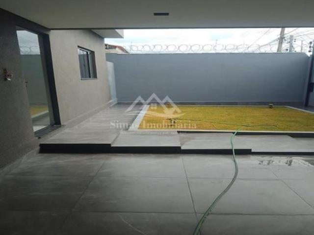 Casa para Venda em Patos de Minas, Residencial Gramado, 3 dormitórios, 1 suíte, 3 banheiros, 2 vagas