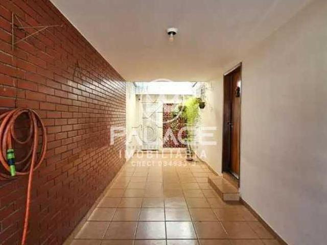 Casa para venda em Paulicéia de 180.00m² com 3 Quartos, 1 Suite e 2 Garagens