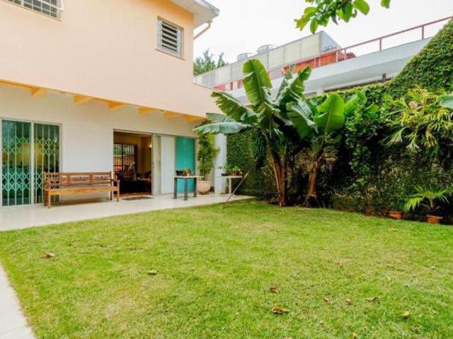 Casa para venda em Pacaembu com 5 quartos, sendo 3 suítes, 523m²