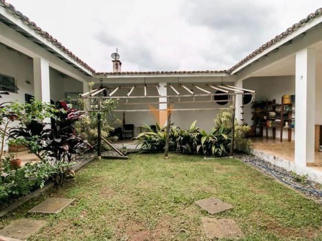 Casa para venda em Paisagem Renoir de 10.00m² com 3 Quartos, 3 Suites e 4 Garagens
