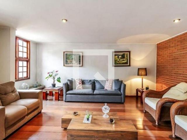 Casa para venda em Paraíso Do Morumbi de 250.00m² com 4 Quartos, 2 Suites e 4 Garagens