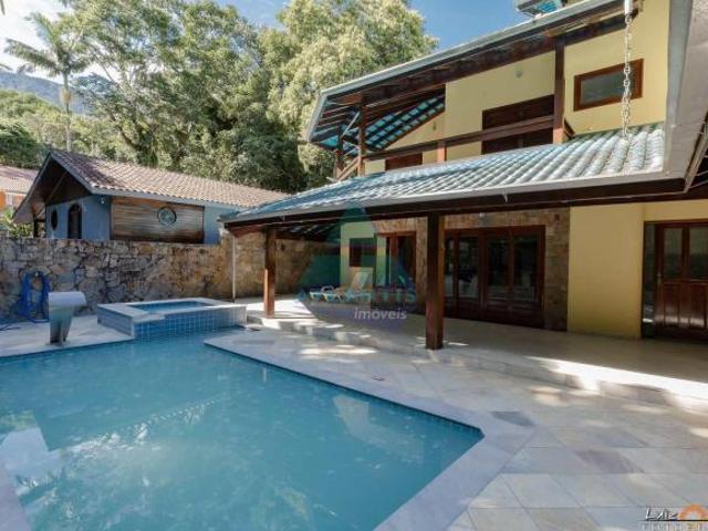 Casa para venda em Park Imperial de 460.00m² com 6 Quartos, 3 Suites e 4 Garagens
