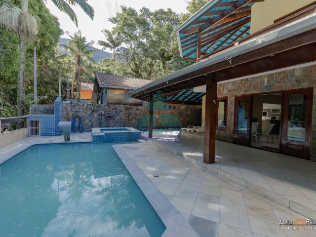 Casa para venda em Park Imperial em Caraguatatuba São Paulo de 460.00m² com 6 Quartos, 3 Suítes e 4 Garagens