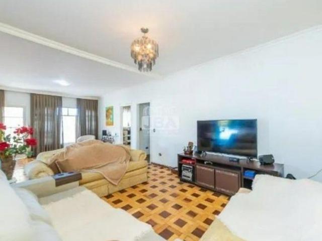 Casa para venda em Parolin de 220.00m² com 4 Quartos, 1 Suite e 4 Garagens