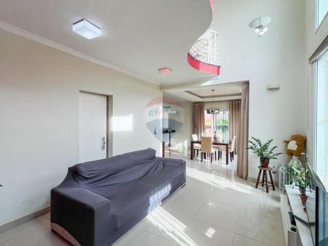 Casa para venda em Parque Nova Suíça de 229.42m² com 3 Quartos, 3 Suites e 4 Garagens
