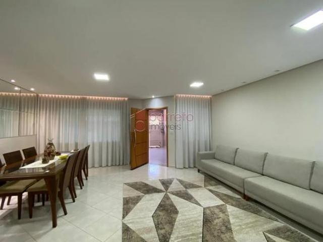 Casa para venda em Parque Almerinda Pereira Chaves de 218.00m² com 3 Quartos, 1 Suite e 2 Garagens