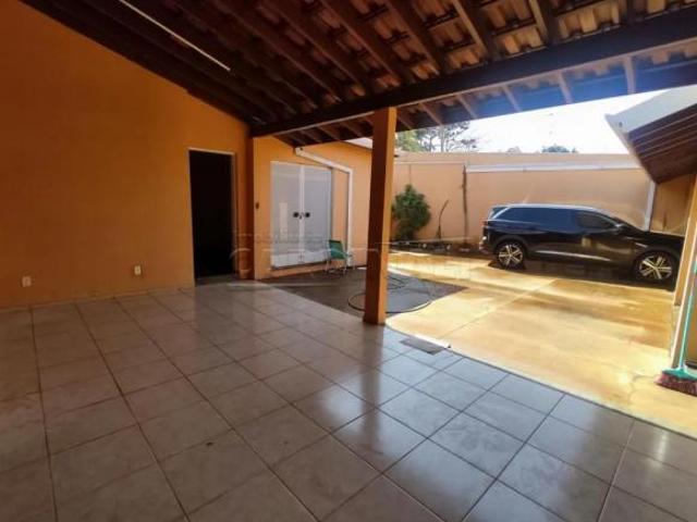 Casa para venda em Parque Alvorada de 348.00m² com 3 Quartos e 5 Garagens