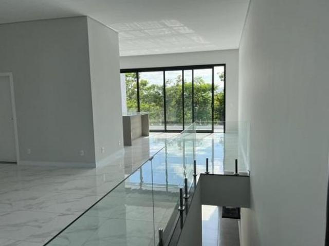 Casa para venda em Parque Campolim de 300.00m² com 3 Quartos, 3 Suites e 4 Garagens
