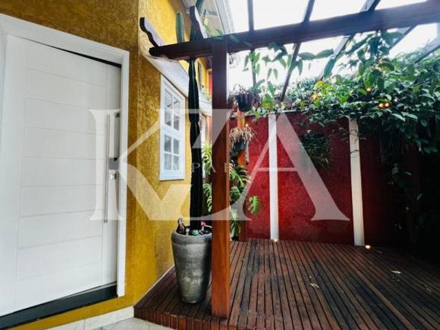 Casa para venda em Parque Da Colônia de 125.00m² com 3 Quartos, 1 Suite e 2 Garagens