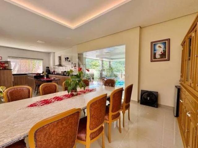 Casa para venda em Parque Da Fazenda de 560.00m² com 4 Quartos, 2 Suites e 3 Garagens