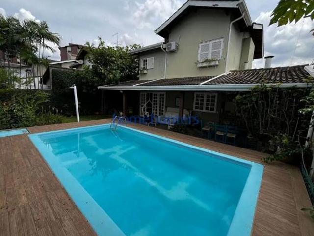 Casa para venda em Parque Da Hípica de 270.00m² com 4 Quartos, 1 Suite e 4 Garagens