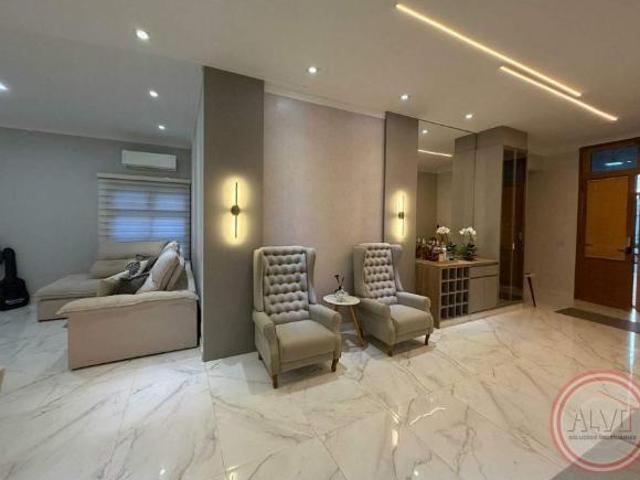 Casa para venda em Parque da Imprensa de 297.00m² com 3 Quartos, 3 Suites e 4 Garagens