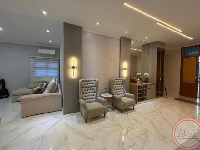 Casa para venda em Parque da Imprensa de 297.00m² com 3 Quartos, 3 Suites e 4 Garagens