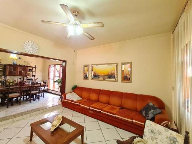 Casa para venda em Parque da Imprensa de 220.00m² com 3 Quartos, 1 Suite e 2 Garagens
