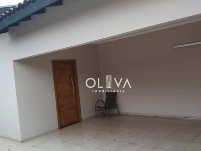 Casa para venda em Parque Das Aroeiras de 165.00m² com 3 Quartos, 1 Suite e 2 Garagens