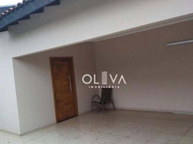 Casa para venda em Parque Das Aroeiras de 165.00m² com 3 Quartos, 1 Suite e 2 Garagens