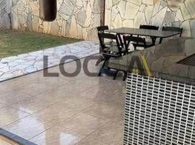 Casa para venda em Parque Das Figueiras de 160.00m² com 3 Quartos, 1 Suite e 2 Garagens